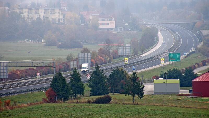 Proti Ljubljani tako huda nesreča, da je avtocesta zaprta - skandal24.si